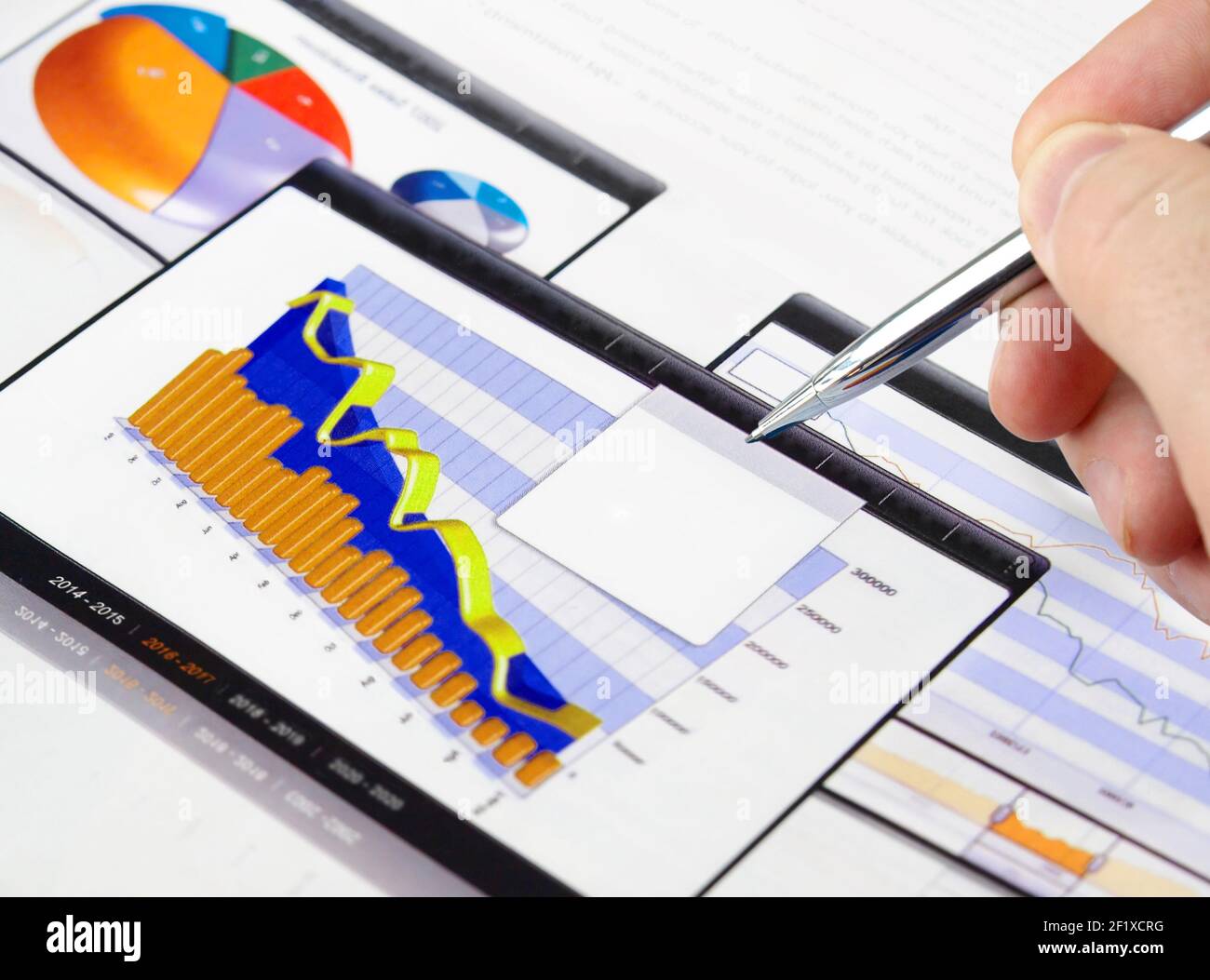 Index charts hi-res stock photography and images - Alamy