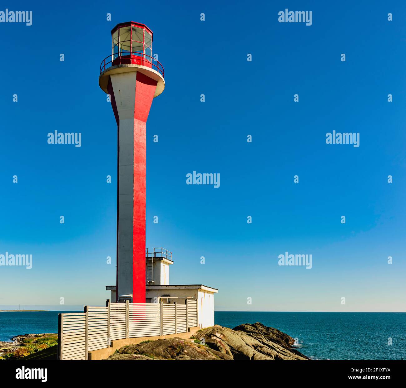 Mono lighthouse hi-res stock photography and images - Alamy