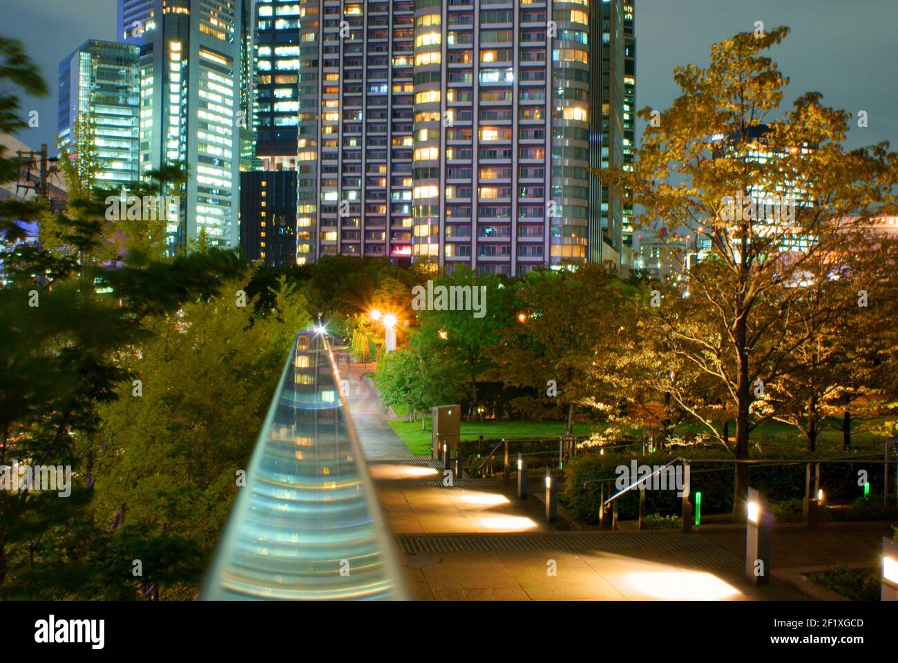Tokyo shiodome hi-res stock photography and images - Alamy