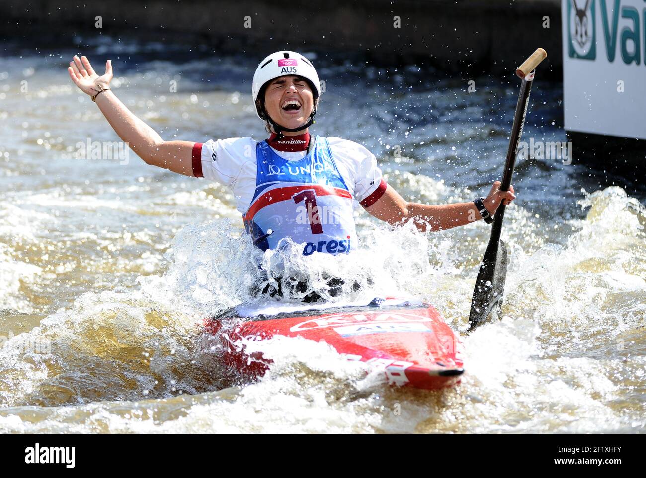 Jessica fox gold hi-res stock photography and images - Alamy