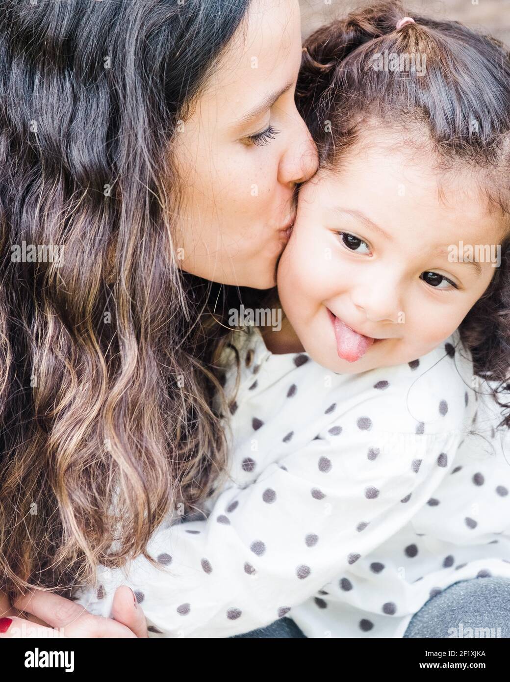 mother and daughter lifestyle portrait Stock Photo - Alamy
