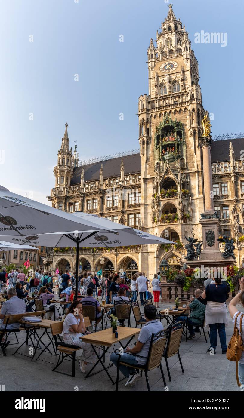 Marienplatz munich cafe hi-res stock photography and images - Alamy