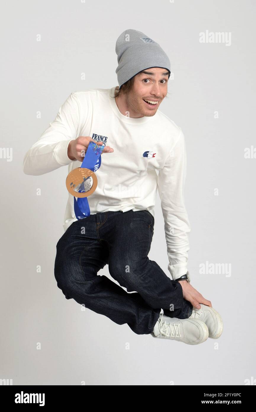 Mens freestyle skiing halfpipe hi-res stock photography and images - Alamy