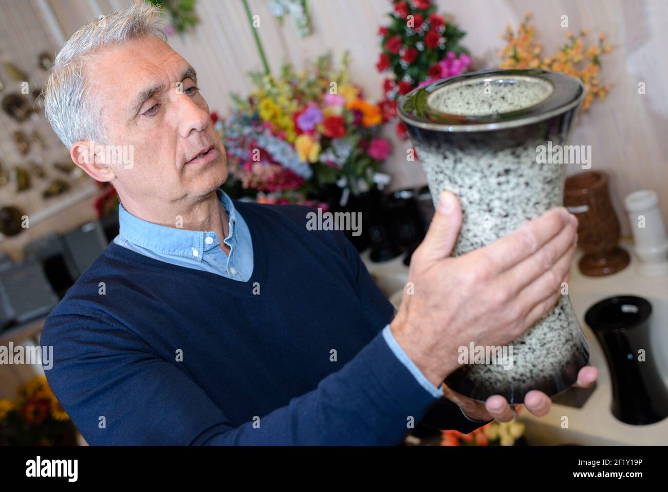 Man make a vase hi-res stock photography and images - Alamy