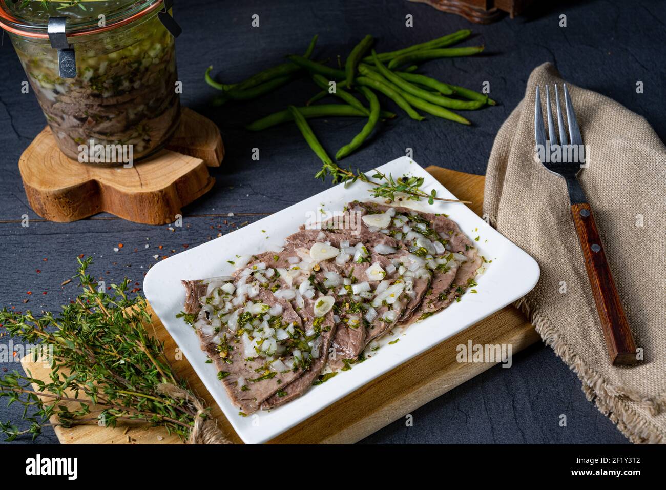 Delicious cold beef with vinaigrette Stock Photo - Alamy