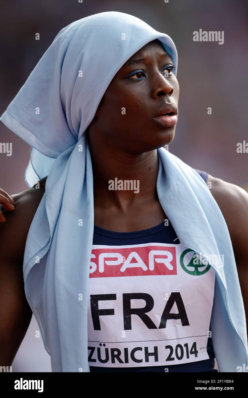 4x100m relay women hi-res stock photography and images - Alamy