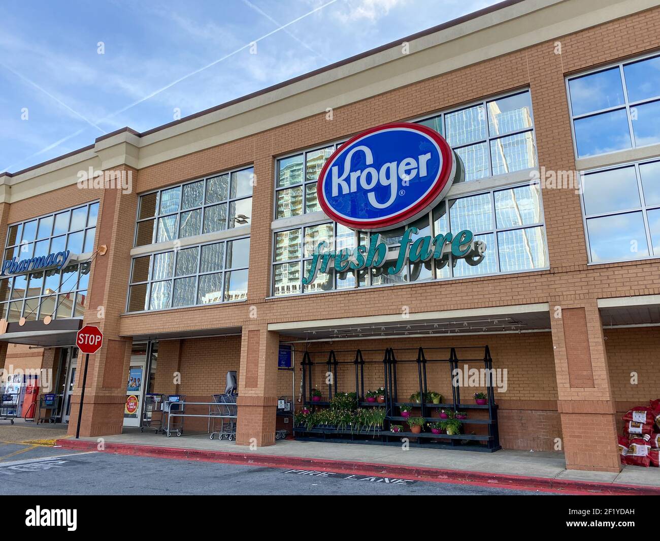Kroger super market hi-res stock photography and images - Alamy