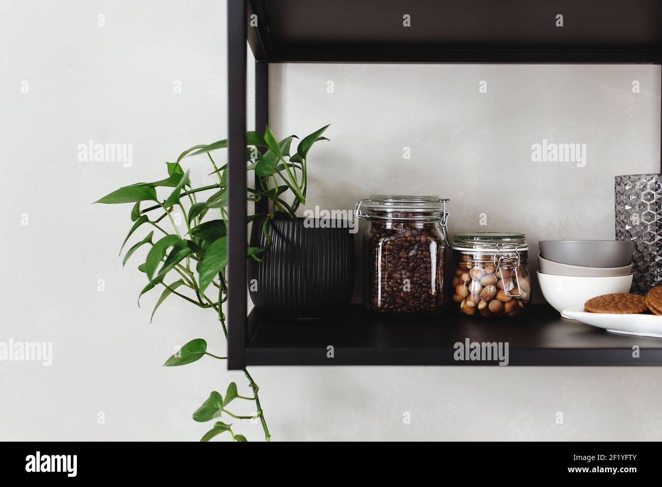 Concrete shelves hi-res stock photography and images - Alamy