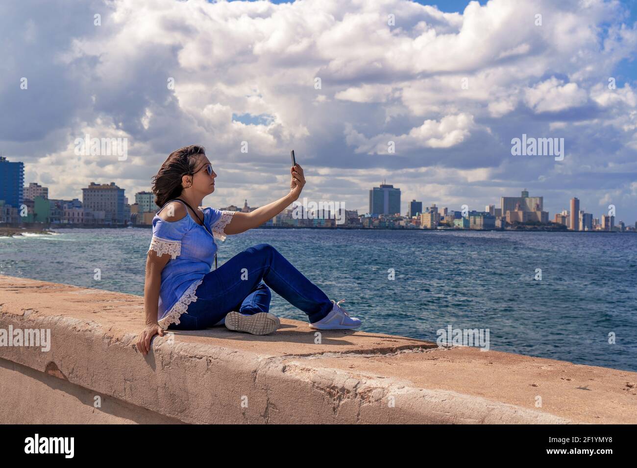 Havana portrait of a cuban woman hi-res stock photography and images ...