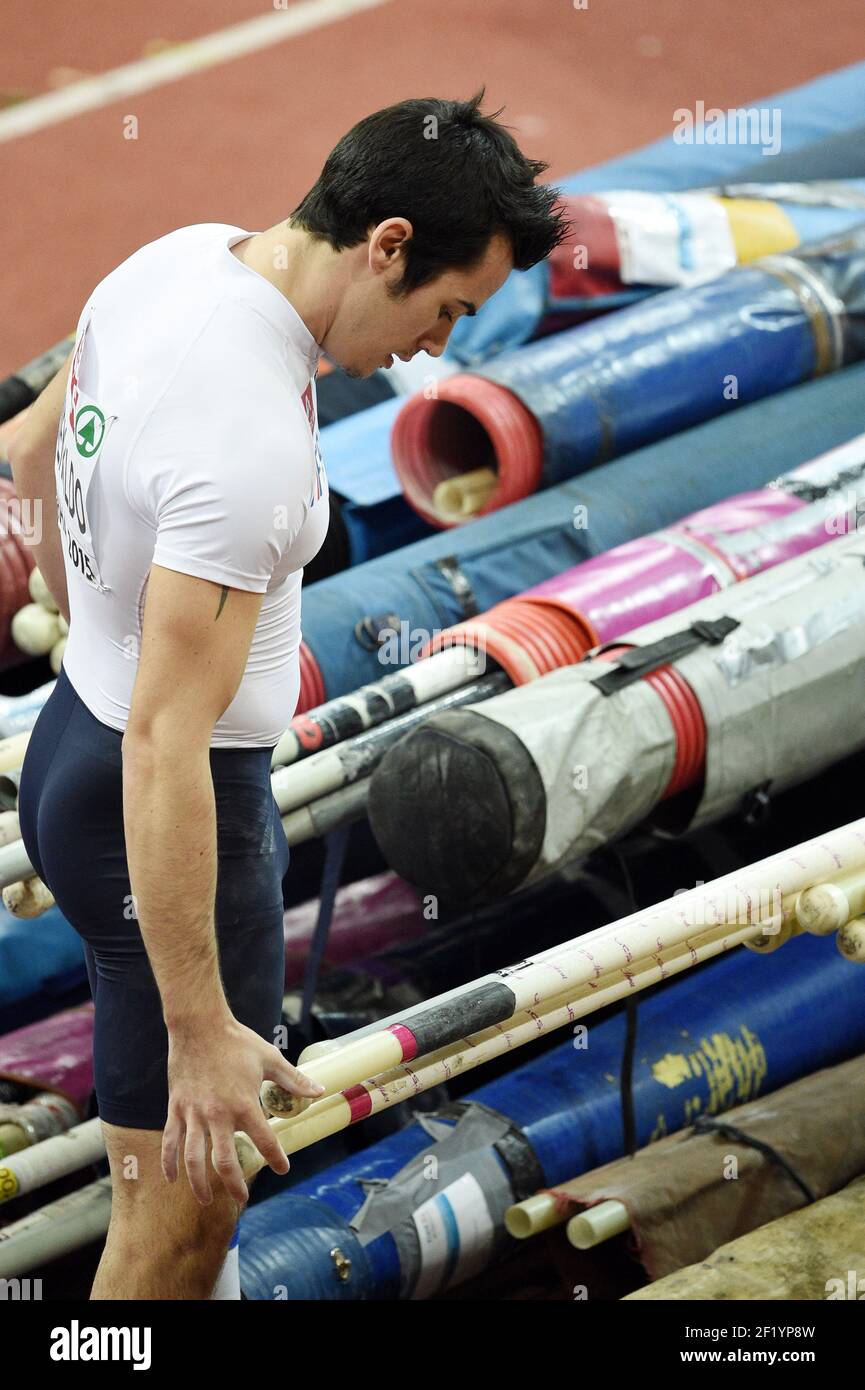 Pole vault men qualification hi-res stock photography and images - Alamy