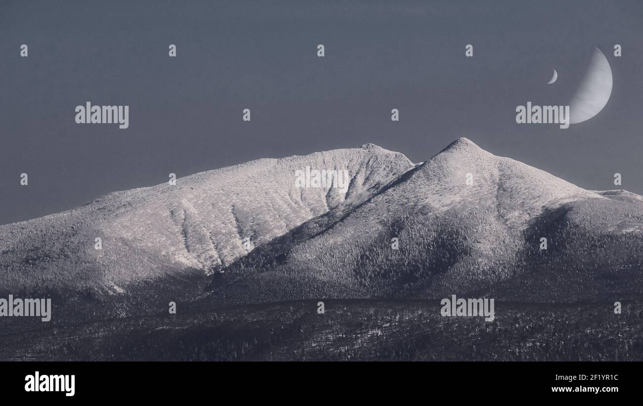 Alien planet moons mountains hi-res stock photography and images - Alamy