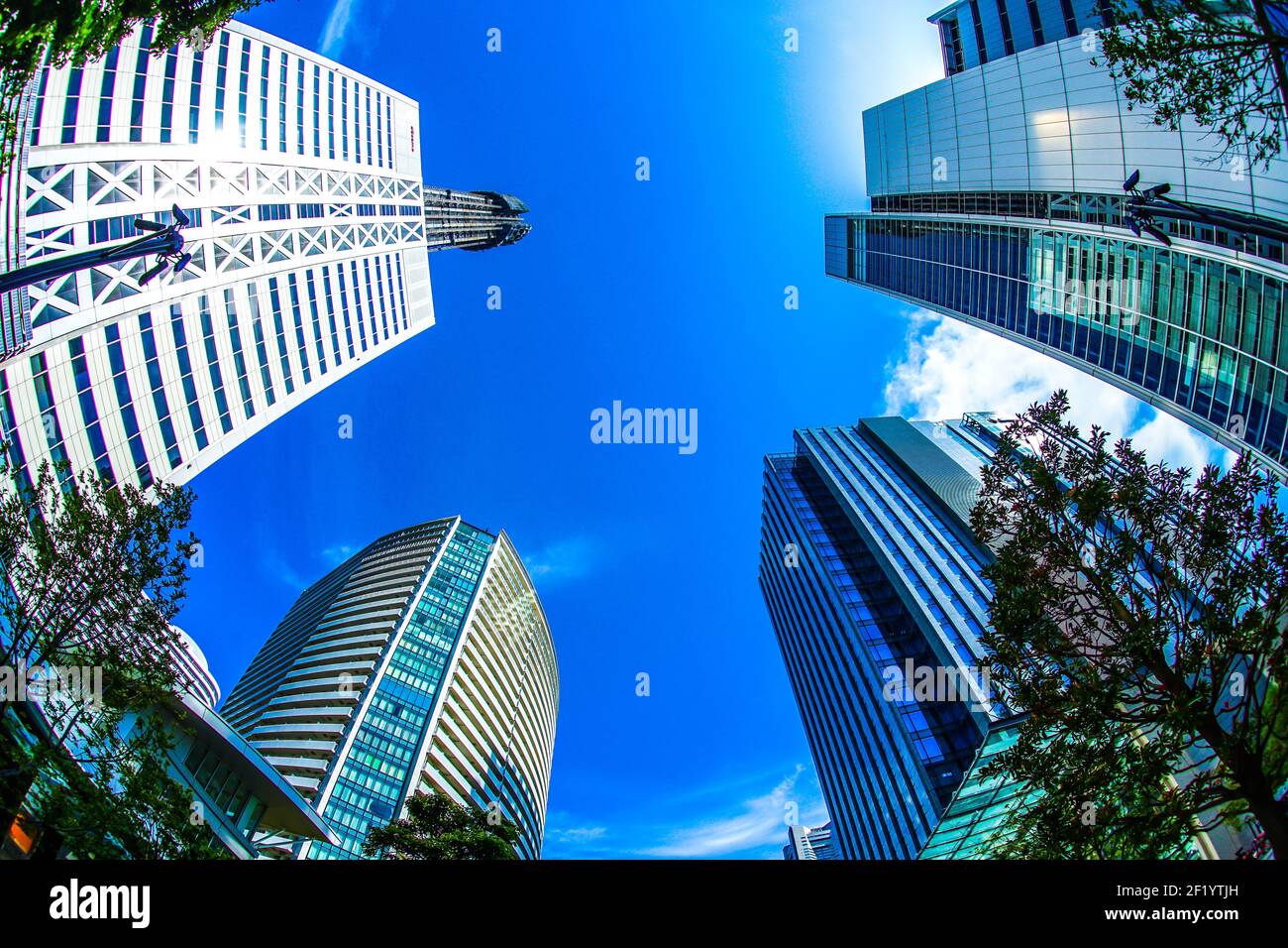 Blue sky high rise hi-res stock photography and images - Alamy