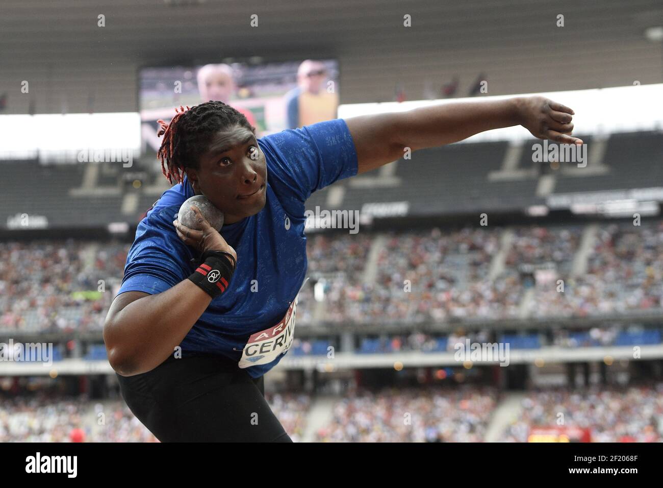 Shot put women hi-res stock photography and images - Alamy