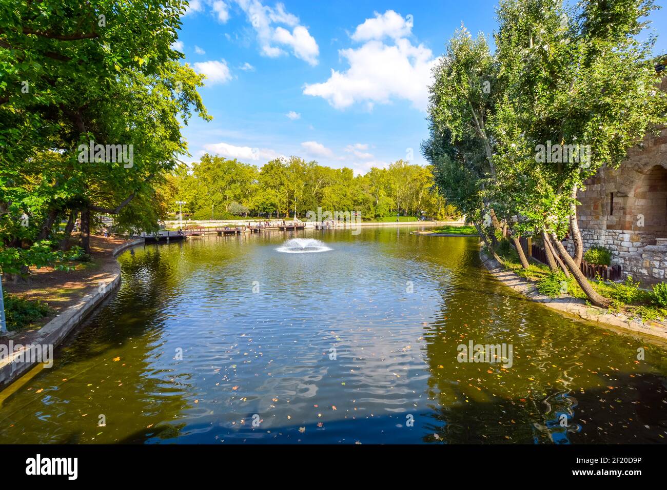 Exterior moat hi-res stock photography and images - Alamy