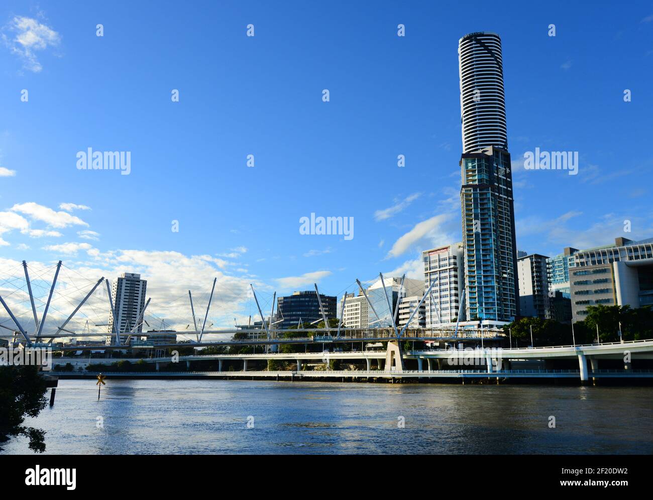 Kurilpa Bridge over the Brisbane river, Queensland, Australia Stock ...