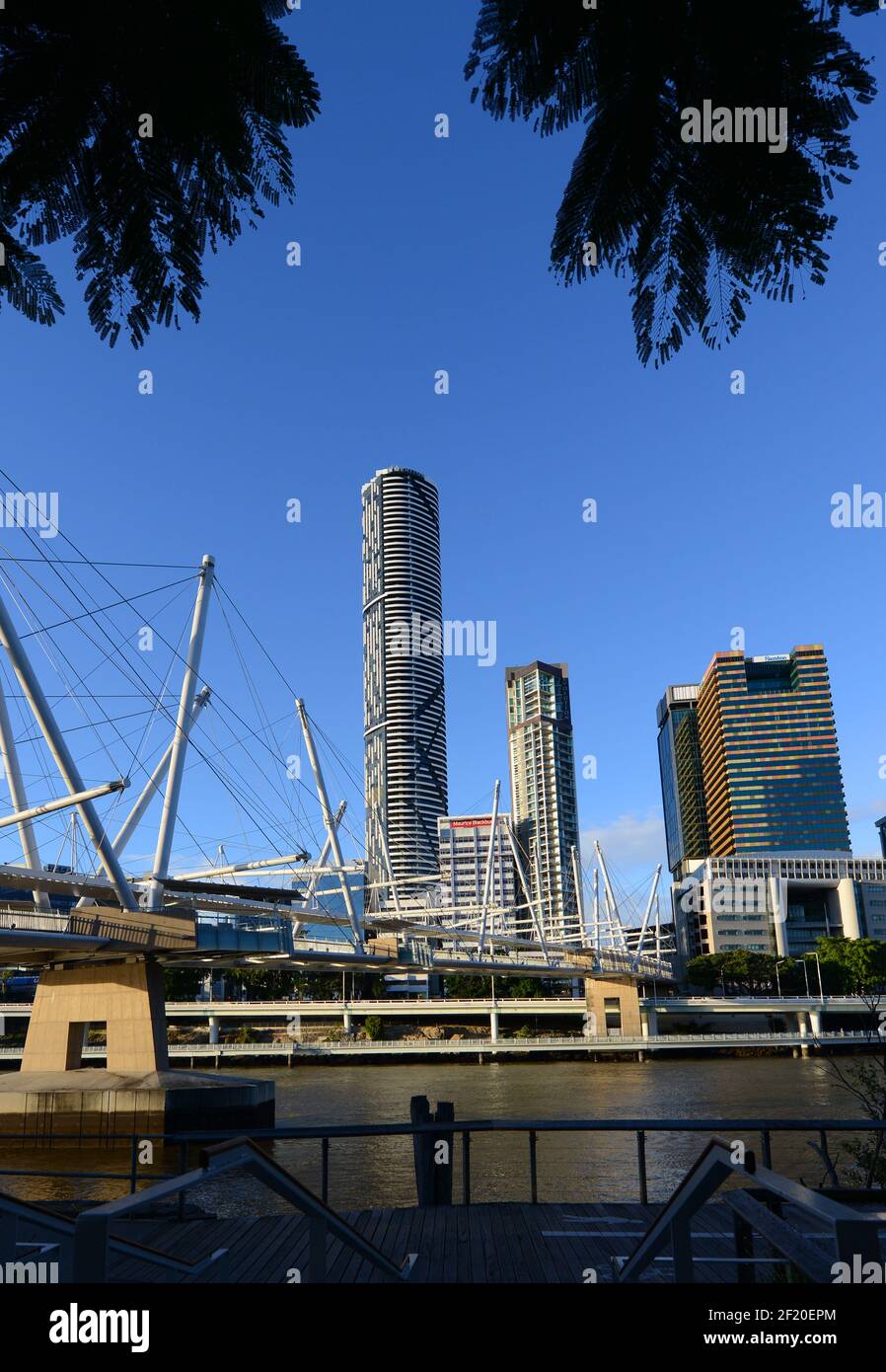 Kurilpa Bridge over the Brisbane river, Queensland, Australia Stock ...
