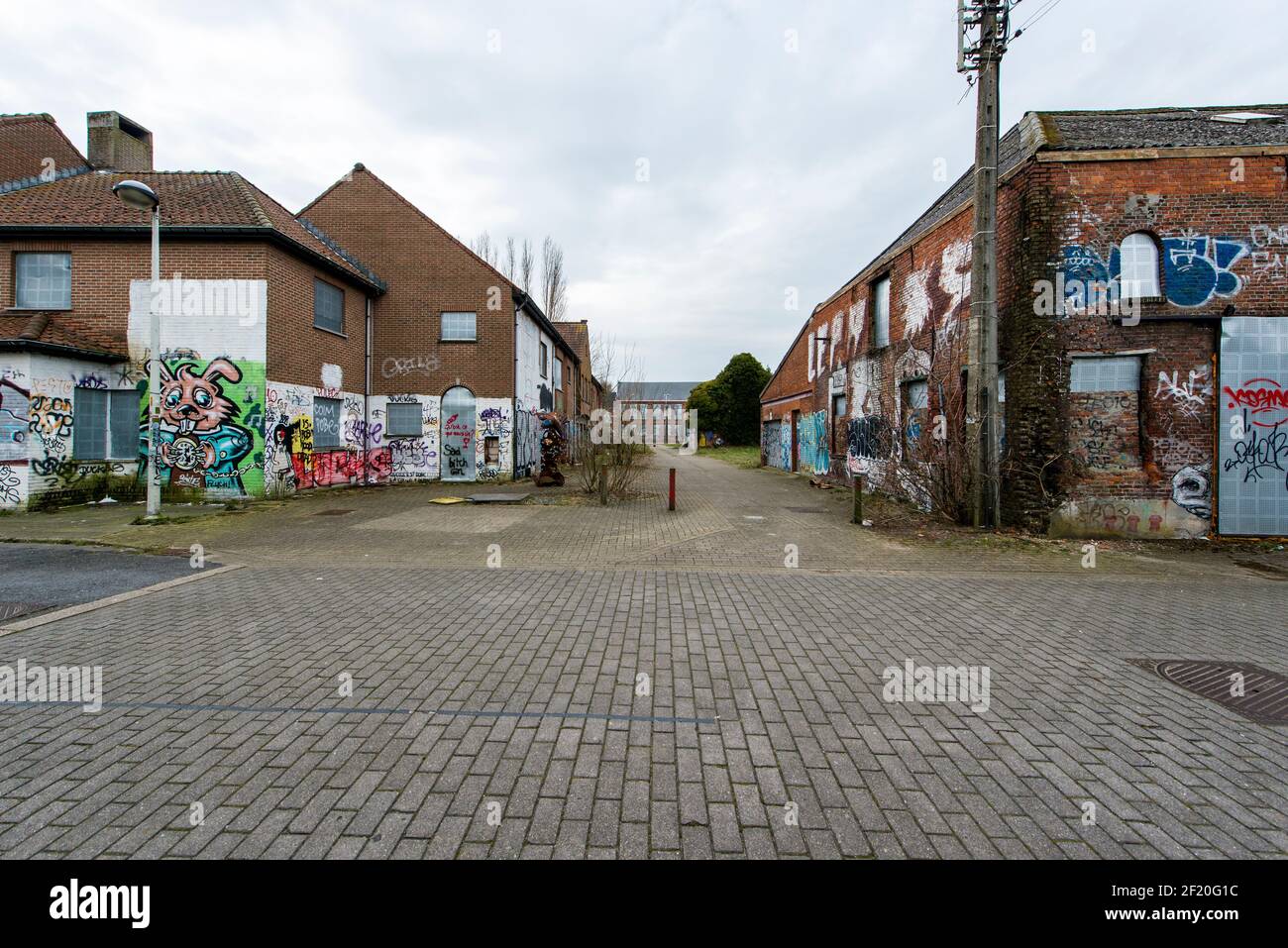 Doel, Antwerp, Belgium. This Rural Ghost Town is cought by a Nuclear ...