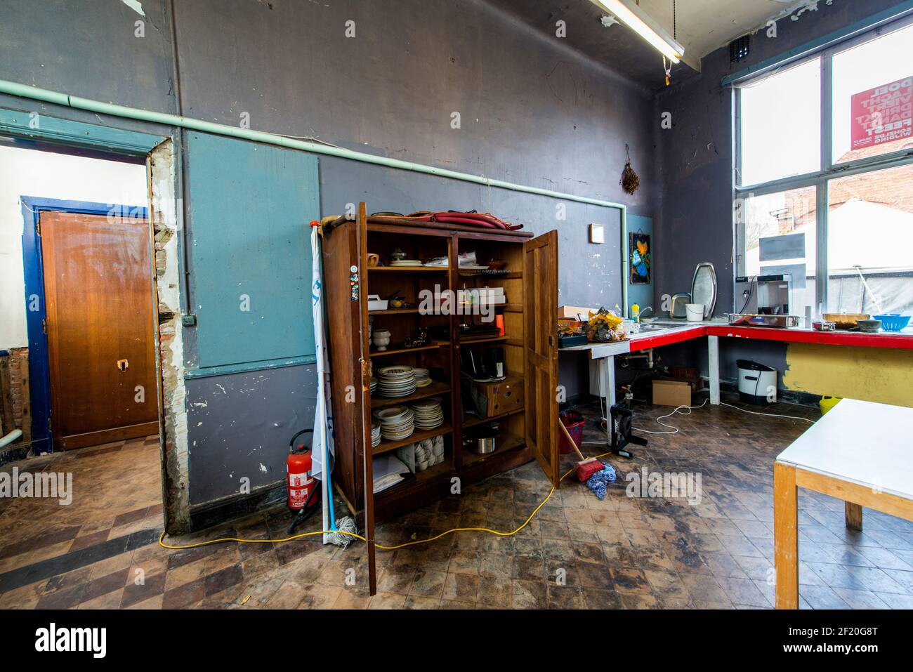 Doel, Antwerp, Belgium. This Rural Ghost Town is cought by a Nuclear ...