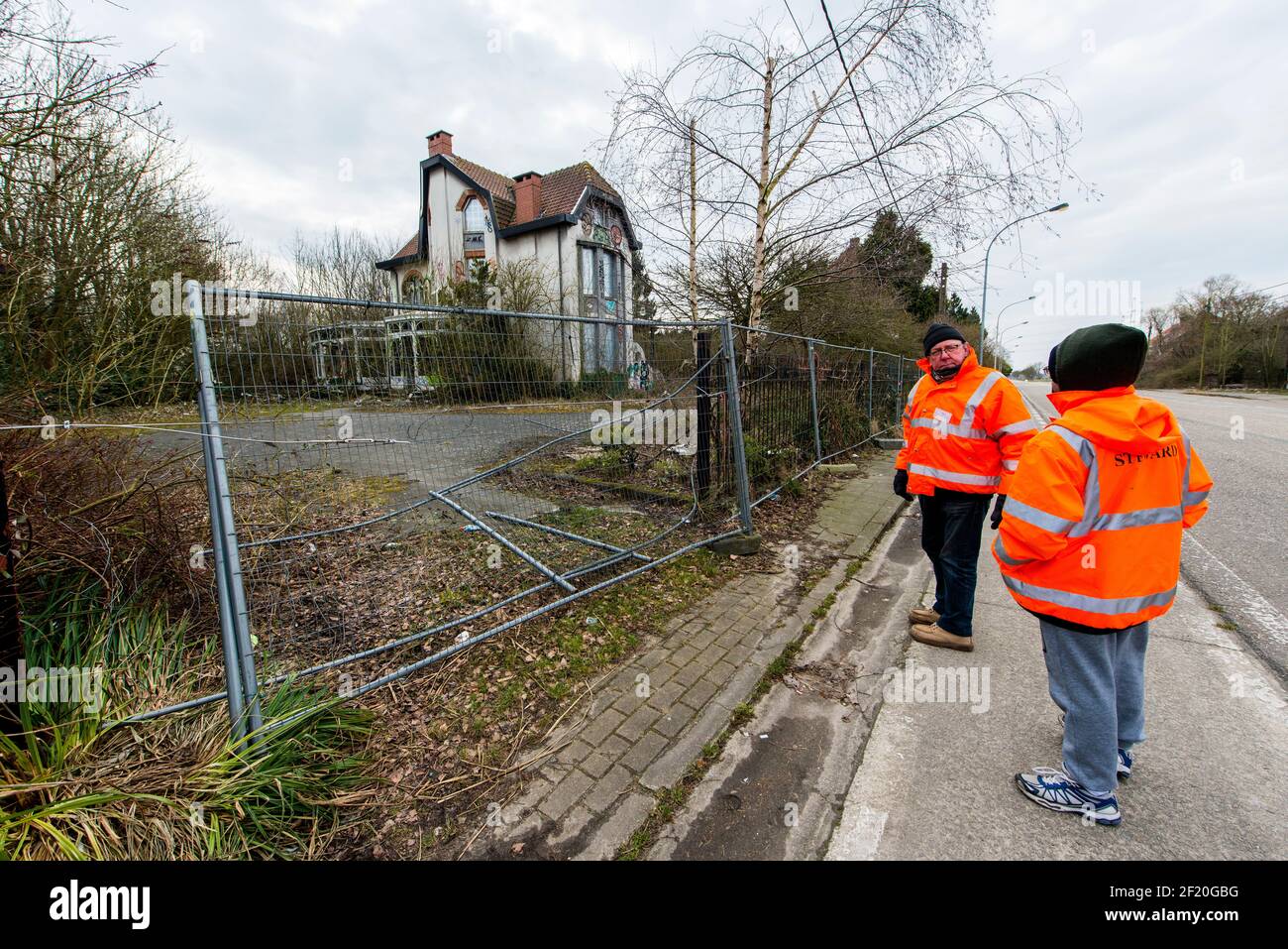 Doel, Antwerp, Belgium. This Rural Ghost Town is cought by a Nuclear ...