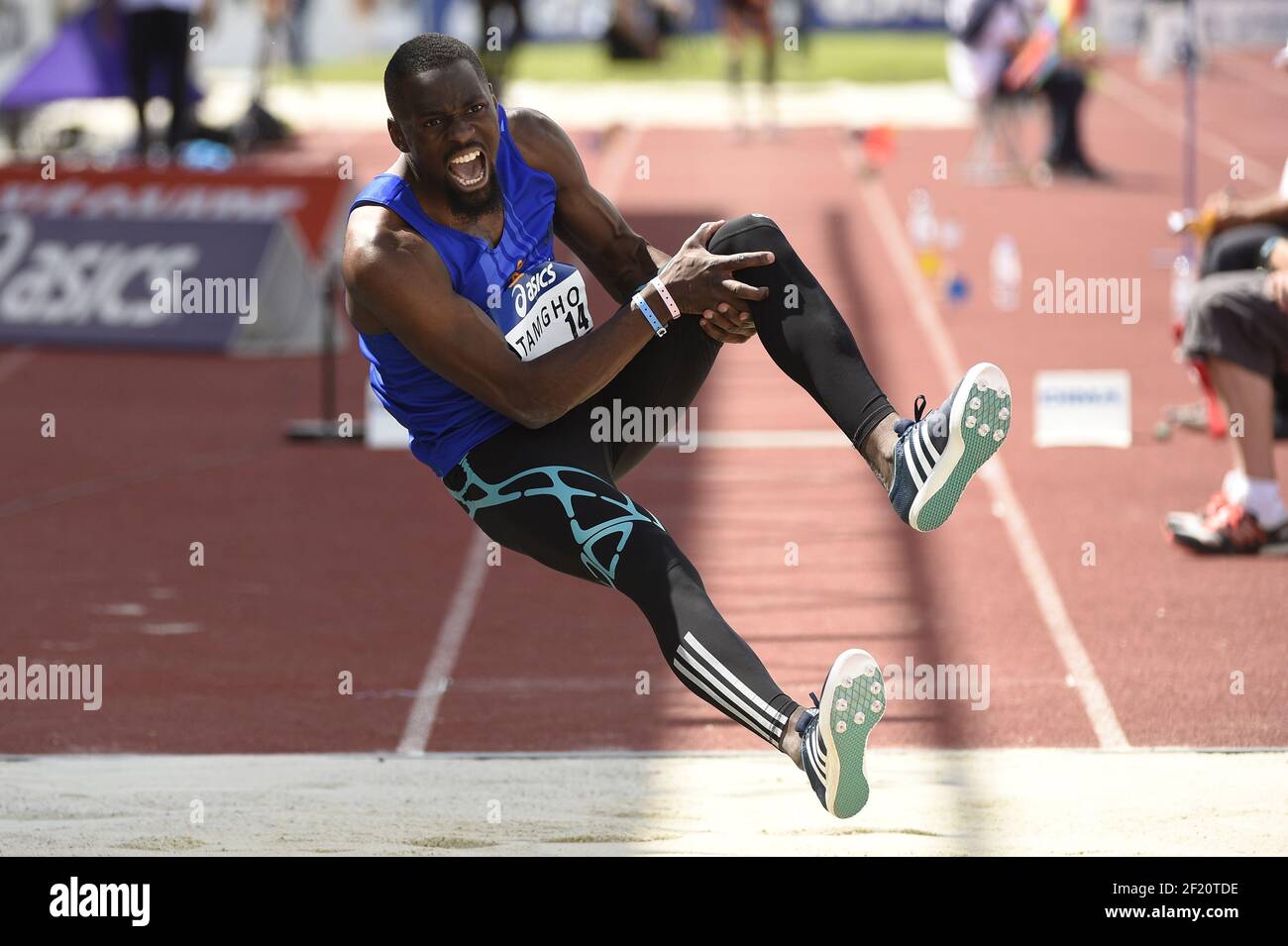 Teddy Tamgho (FRA) competes, wins and hurts on Men's Triple jump final ...