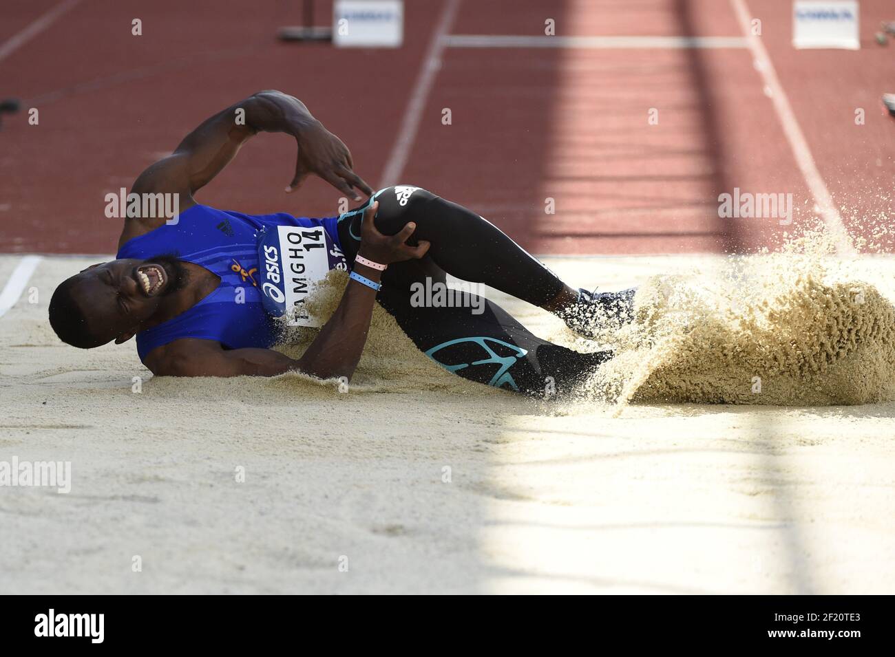Teddy Tamgho (FRA) competes, wins and hurts on Men's Triple jump final ...
