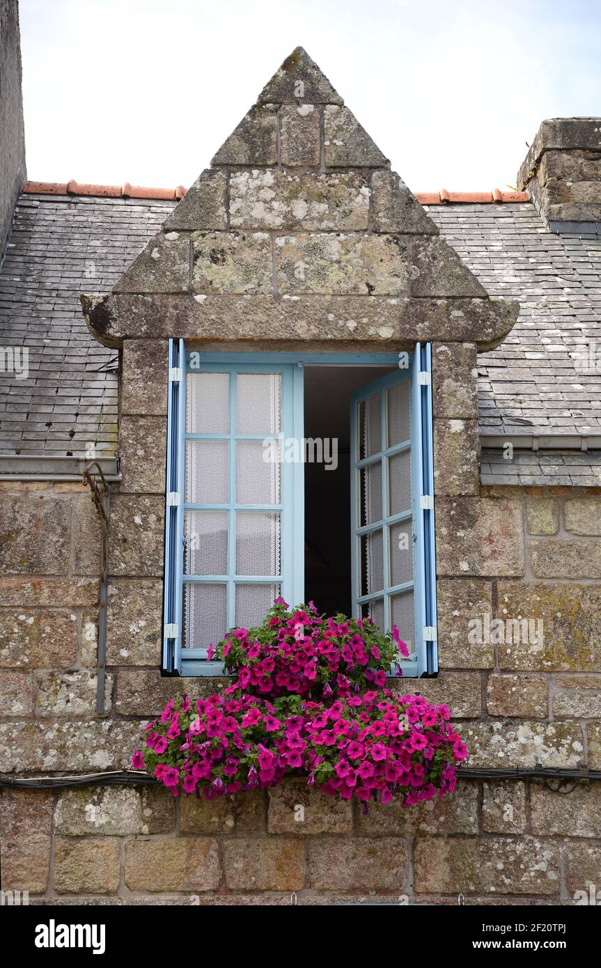 Window in Locronan Stock Photo - Alamy