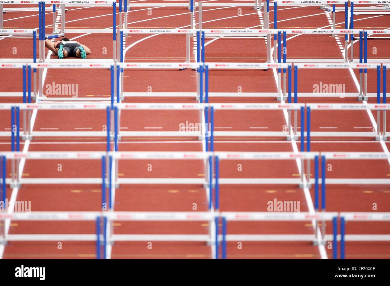 Hurdles fall hi-res stock photography and images - Alamy