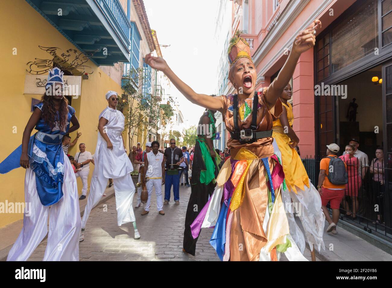 Cuban street dance performance hi-res stock photography and images - Alamy