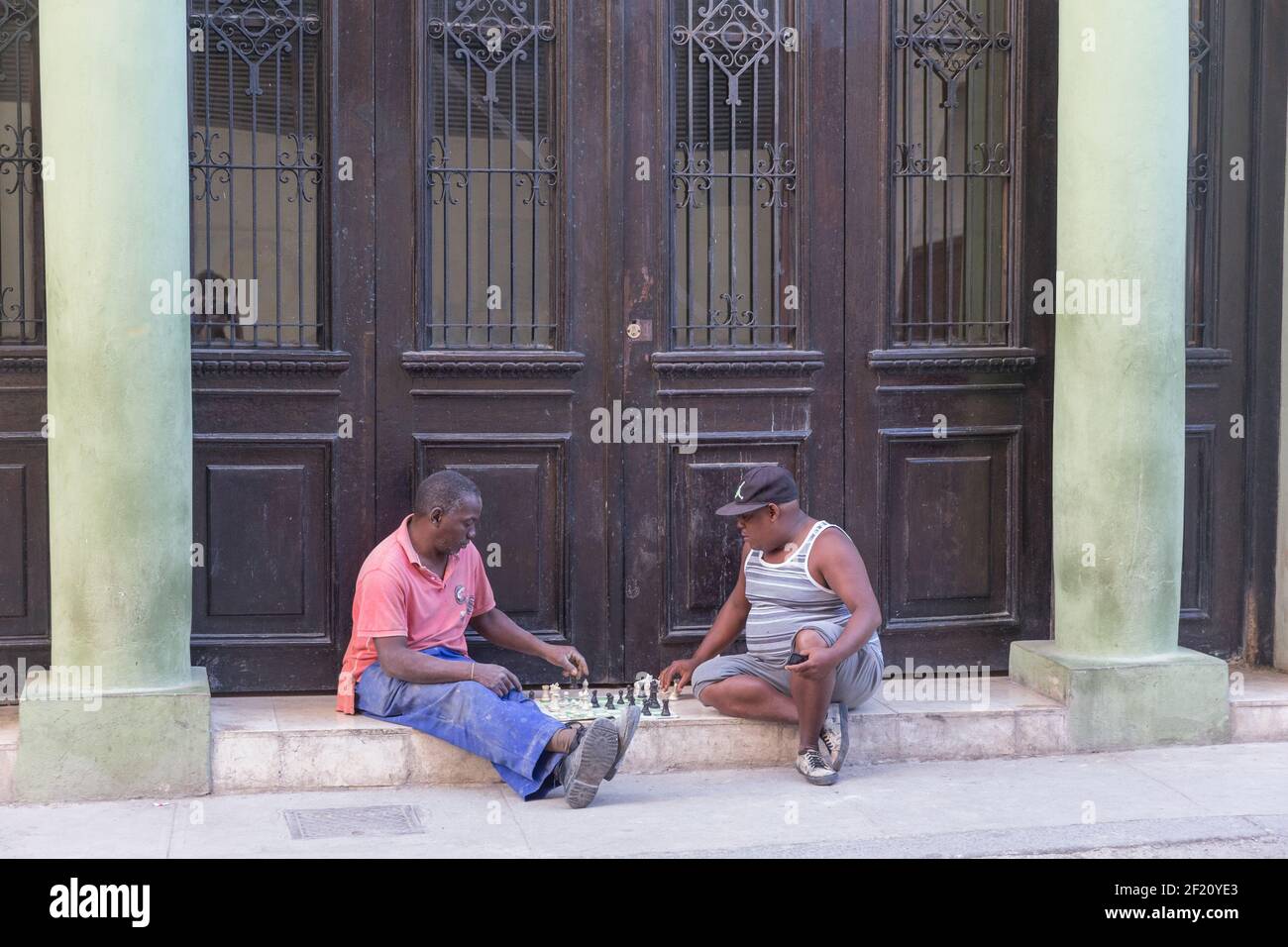 Two cuban men sitting hi-res stock photography and images - Alamy