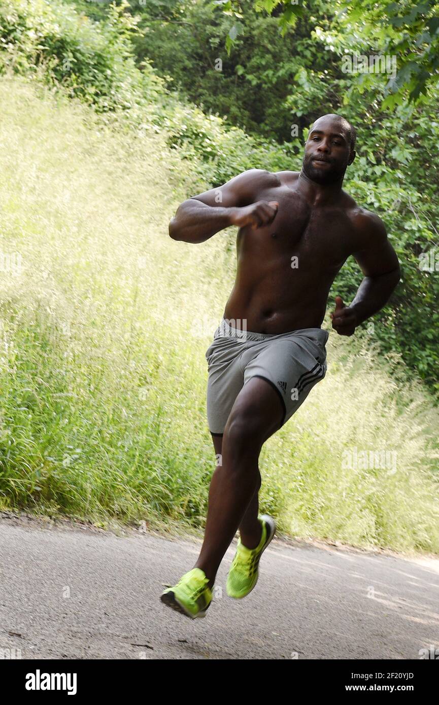 Teddy Riner on the road to Rio 2016, Teddy Riner training in running ...