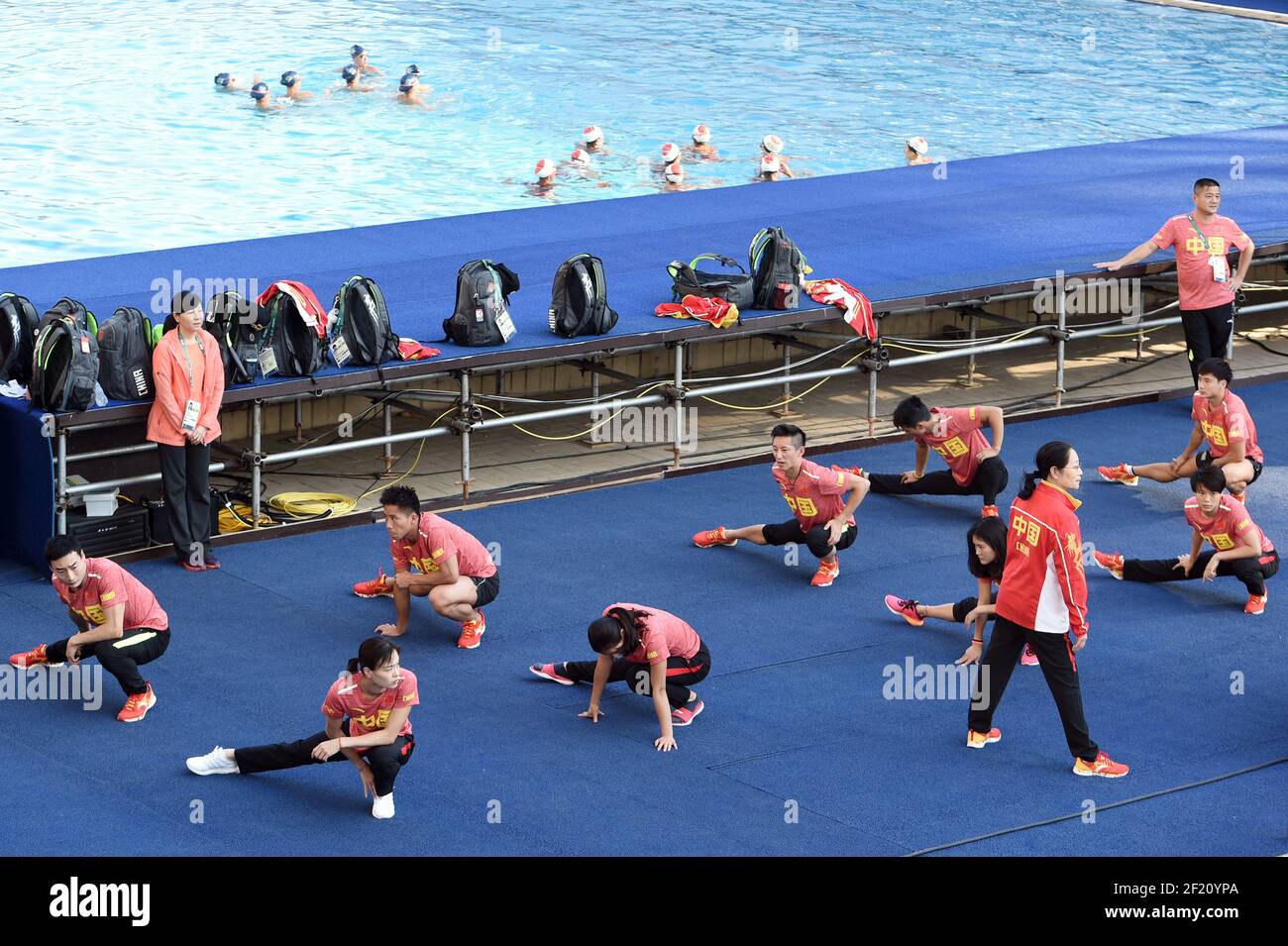 Chinese olympic divers hi-res stock photography and images - Alamy