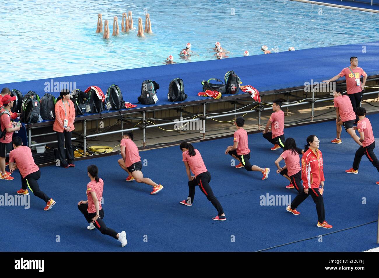 Chinese olympic divers hi-res stock photography and images - Alamy