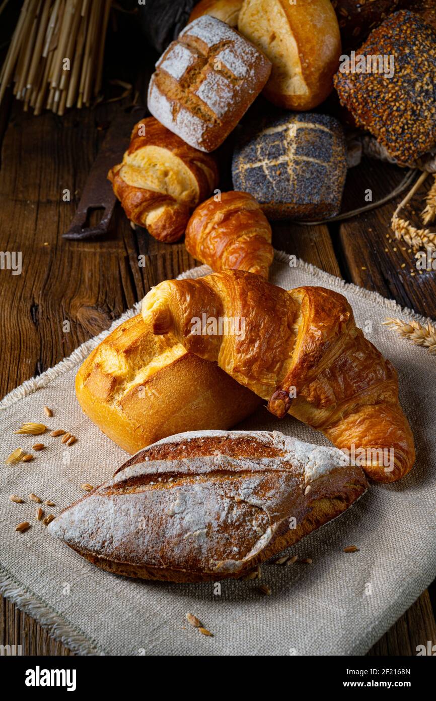 Fresh rolls in a cornucopia Stock Photo - Alamy