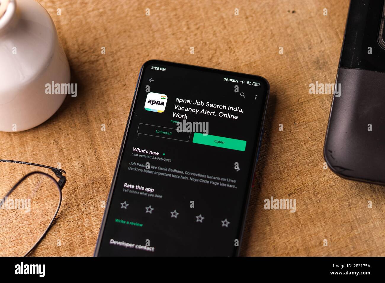 Apna app hi-res stock photography and images - Alamy