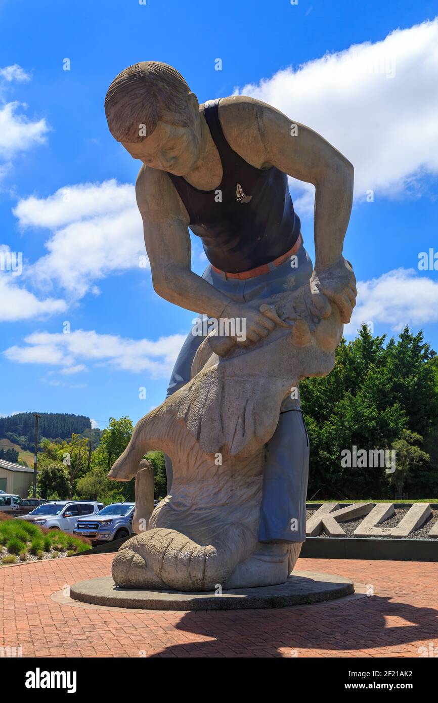 Giant statue hi-res stock photography and images - Alamy