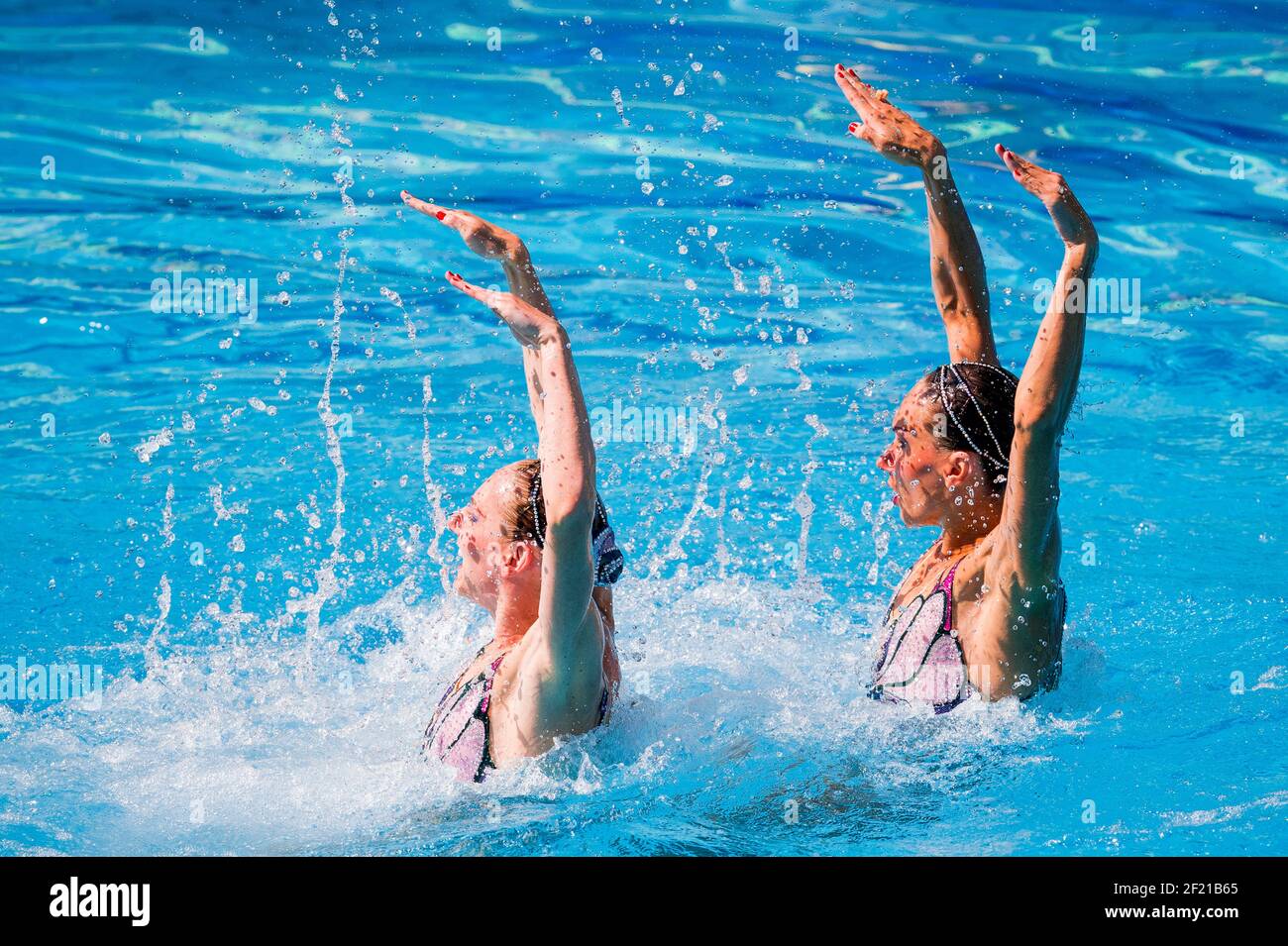 Russia s Natalia Ischenko and Svetlana Romashina Synchronized Swimming ...