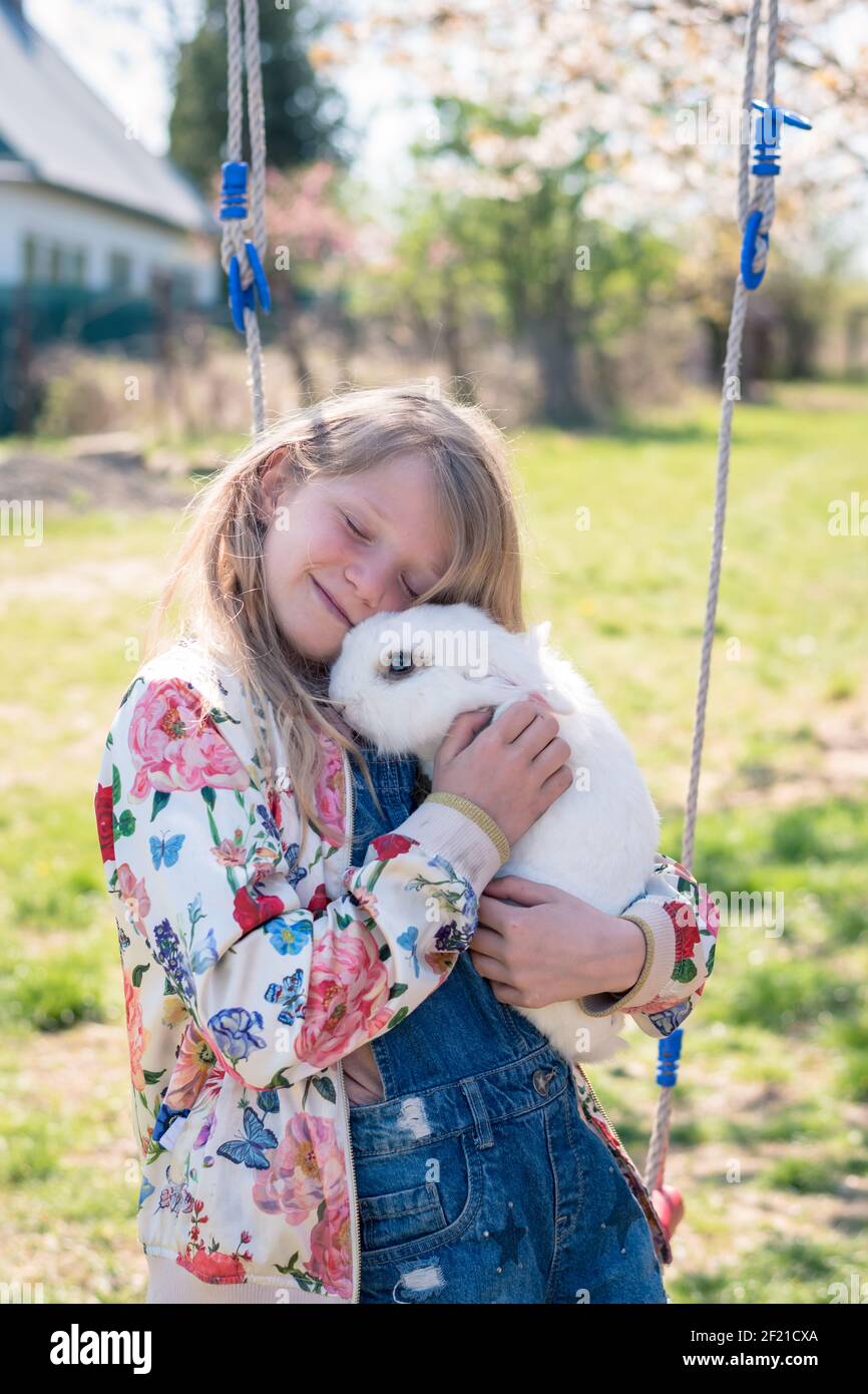 Cartoon pretty girl long hair hi-res stock photography and images - Alamy