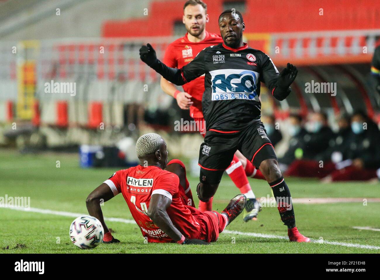 ANTWERPEN, BELGIUM - MARCH 6: Abdoulaye Seck of Royal Antwerp FC, Eric ...