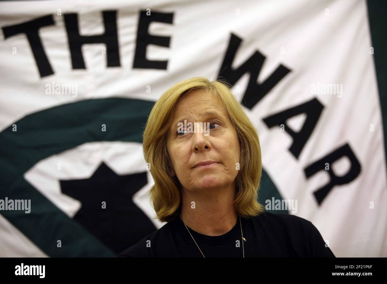 Cindy sheehan hi-res stock photography and images - Alamy