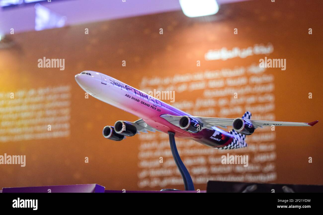 Etihad airways fleet hi-res stock photography and images - Alamy