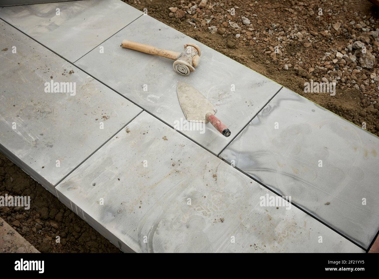 Laying block paving on building hi-res stock photography and images - Alamy