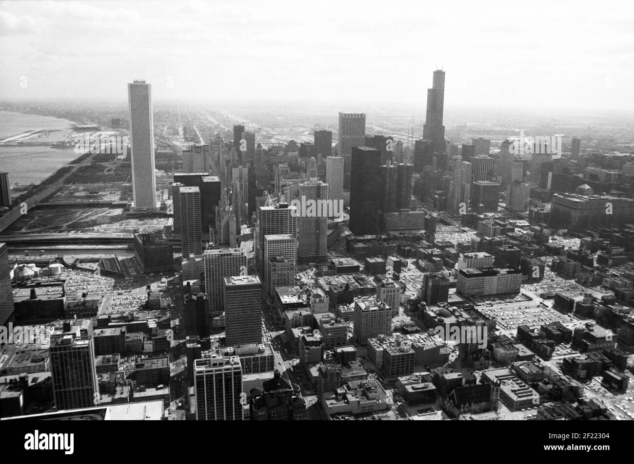 Chicago skyline 1970s hi-res stock photography and images - Alamy
