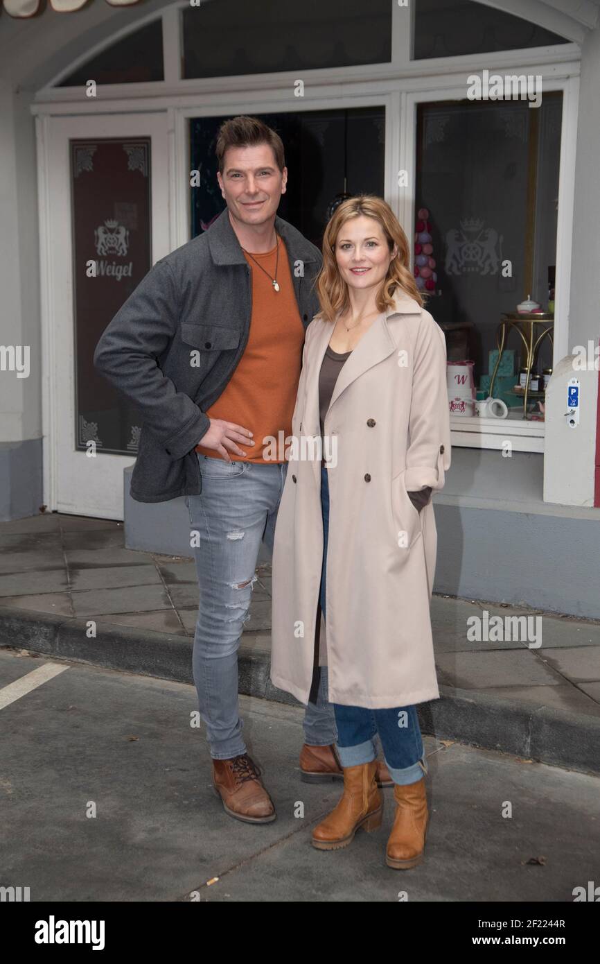 Cologne, Deutschland. 09th Mar, 2021. from left: Musical superstar Jan ...
