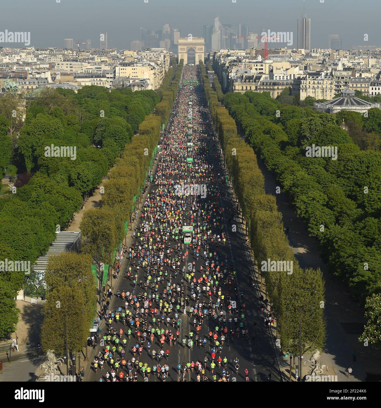Runners on the Champs Elysees during the Marathon de Paris 2017, on ...