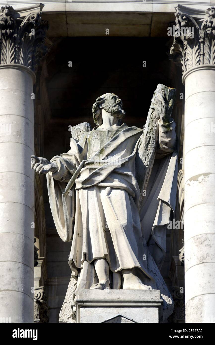 Saint andrew statue hi-res stock photography and images - Alamy