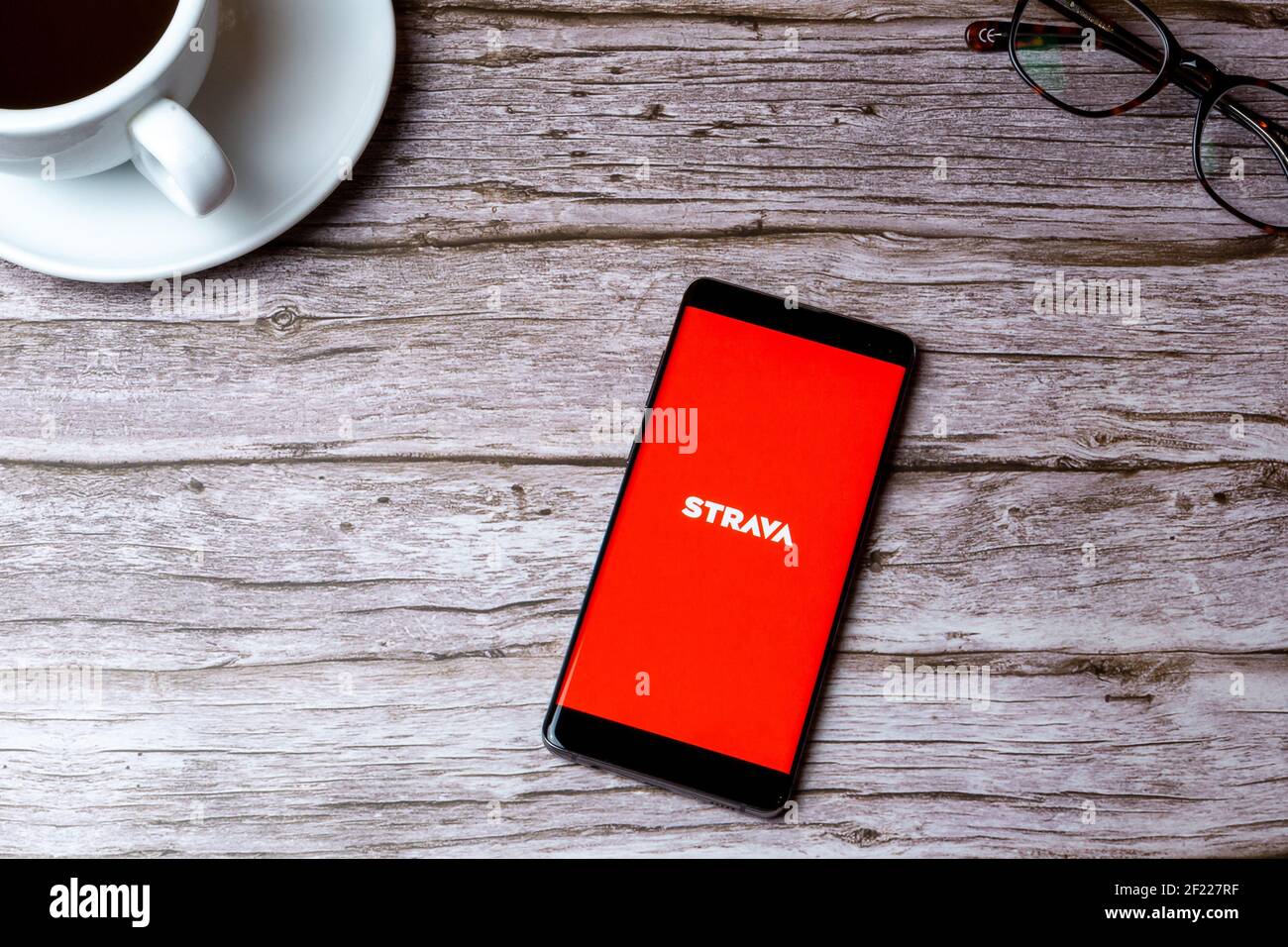 Strava running hi-res stock photography and images - Alamy