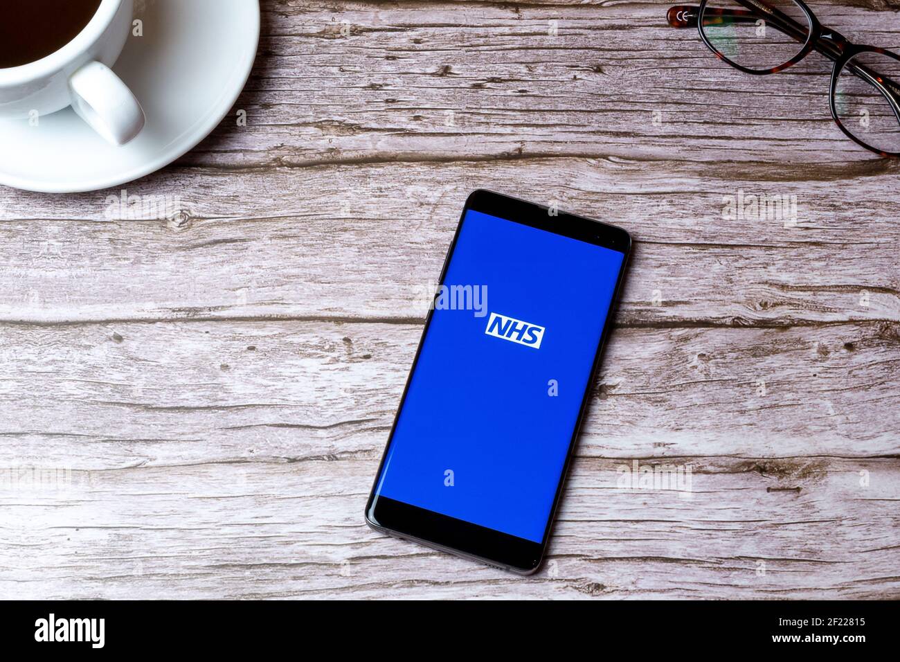 Nhs app hi-res stock photography and images - Alamy