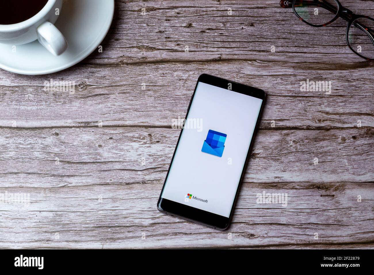 Microsoft outlook hi-res stock photography and images - Alamy