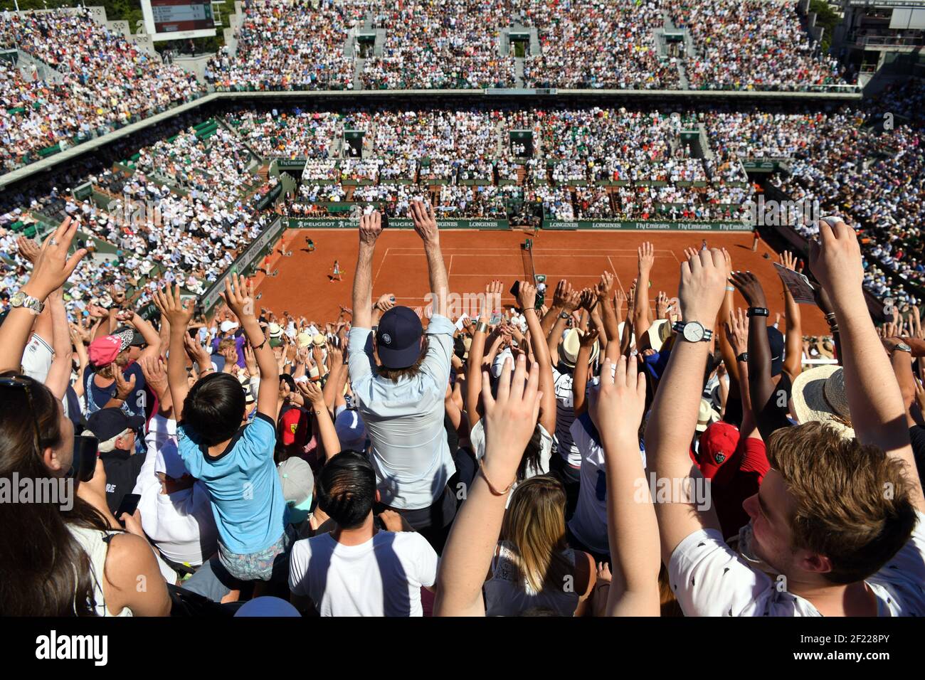 Paris french open stadium crowd hi-res stock photography and images - Alamy