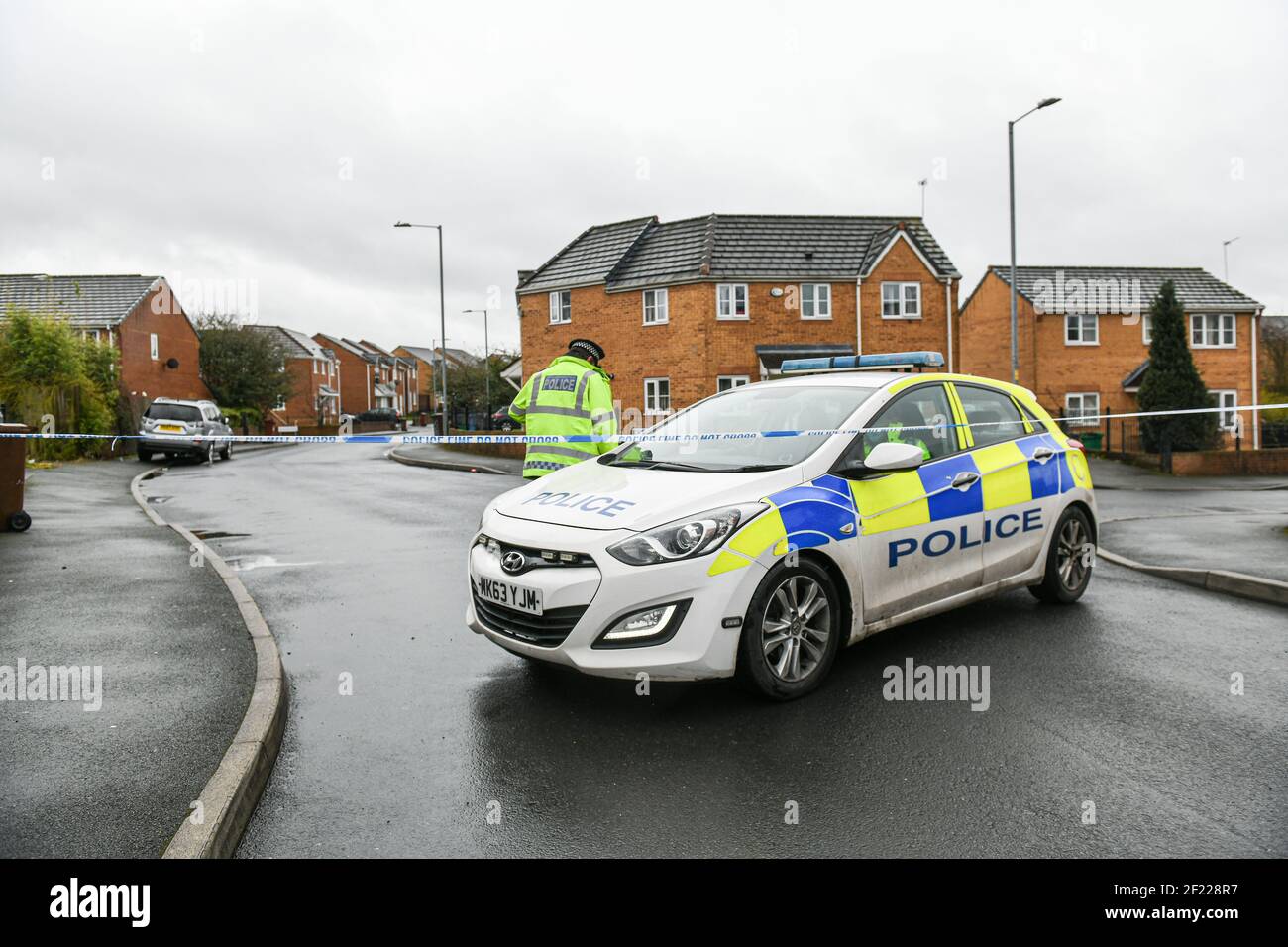 Uk police woman violence hi-res stock photography and images - Alamy